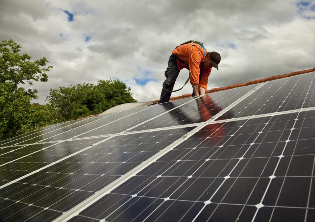 Complete Guide of Tesla Solar Roofs and Powerwall Home Batteries ...
